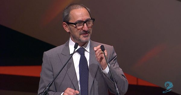 Watch David Droga's Emotional Rallying Cry to the Ad Industry at Cannes ...