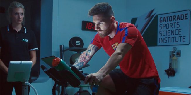 Close Friends Lionel Messi and Luis Suárez Become Fierce Competitors in ...