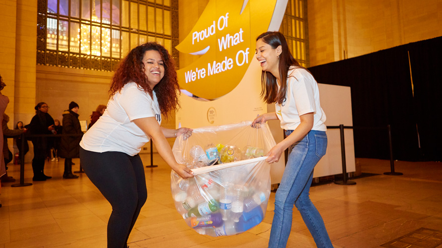 Dove's Vending Machine Touts Recycled Plastic Packaging