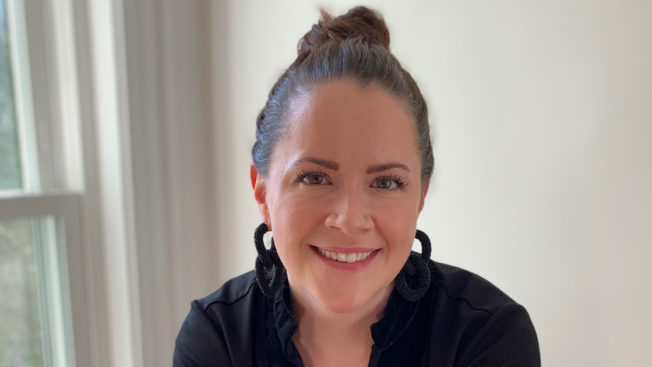 Tinder Debuts First AOR Work By Mischief @ No Fixed Address