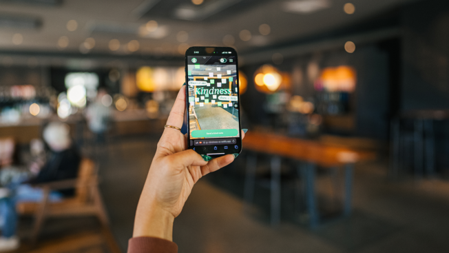 Starbucks Celebrates and Encourage Kindness Using AR